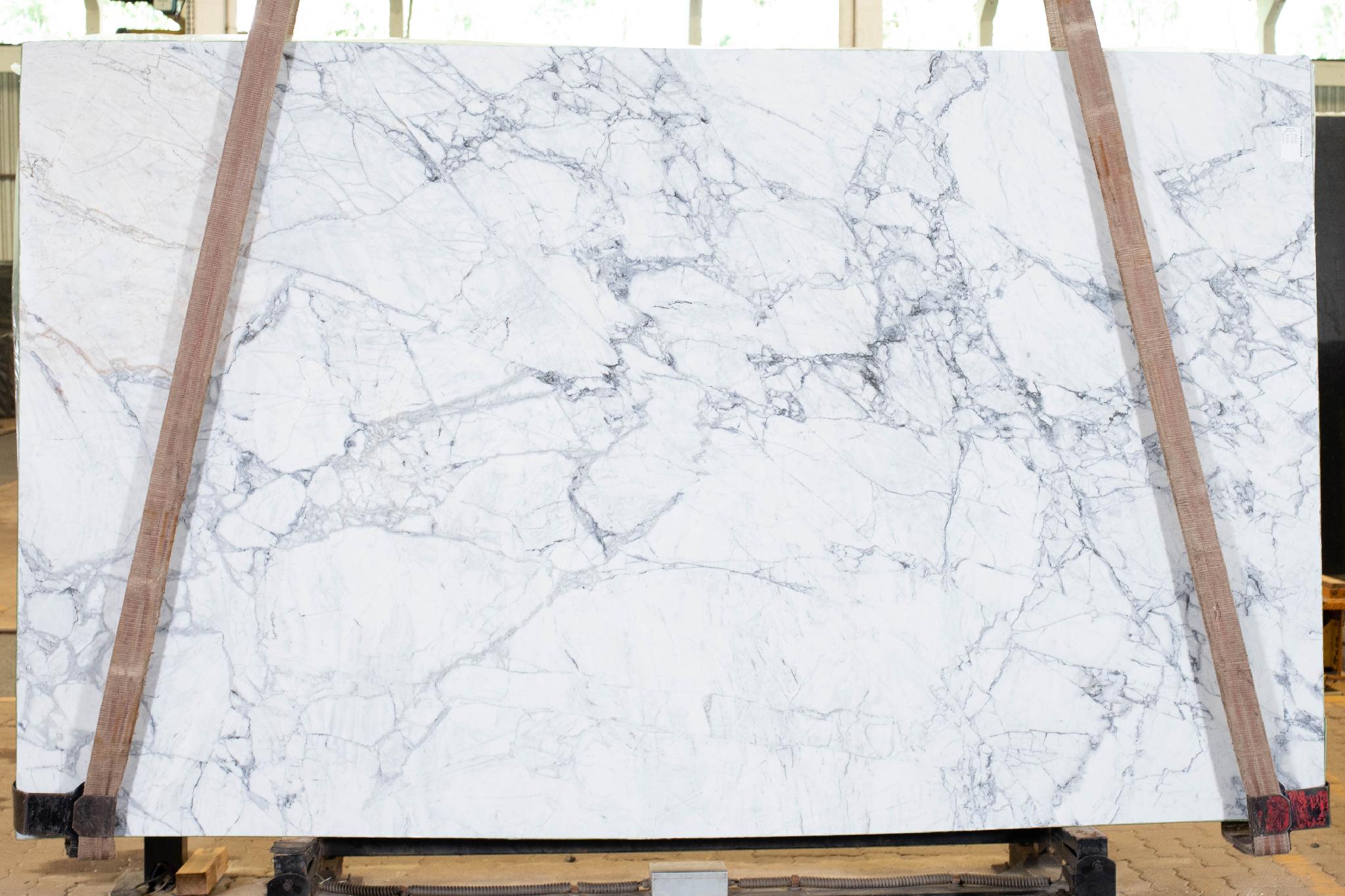 How to Identify Marble vs. Quartz: Key Differences